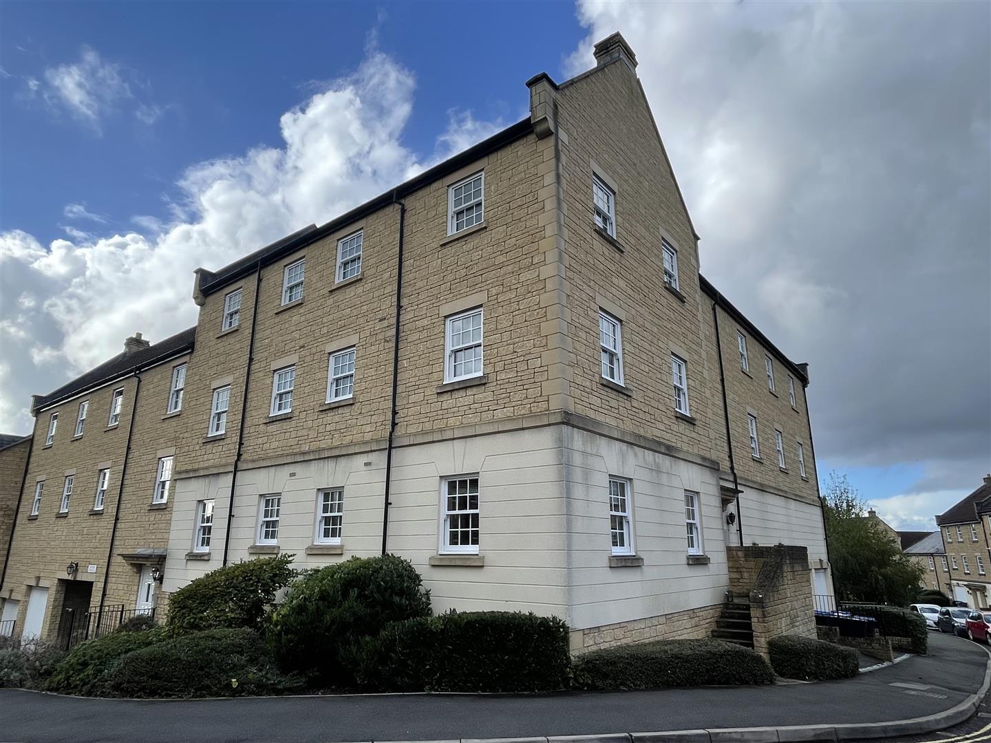 Flowers Yard, Chippenham - F1rst Move
